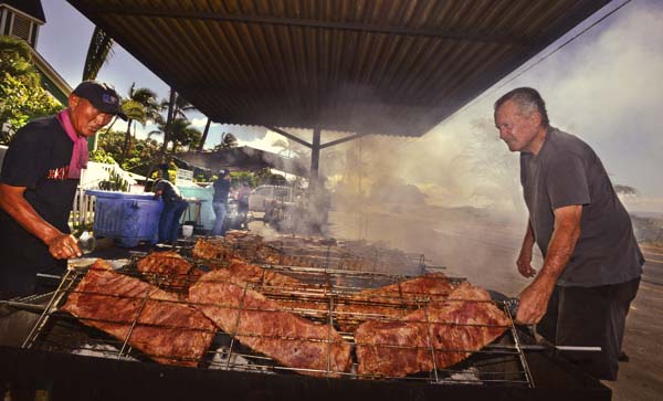 Sweet smell of sizzling pork ribs | News, Sports, Jobs - Maui News